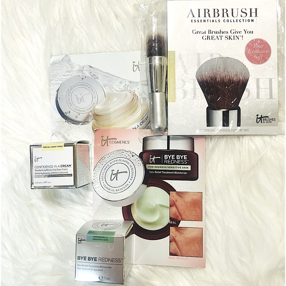 it cosmetics | Makeup | New Deluxe Cosmetics Skincare Bundle | Poshmark